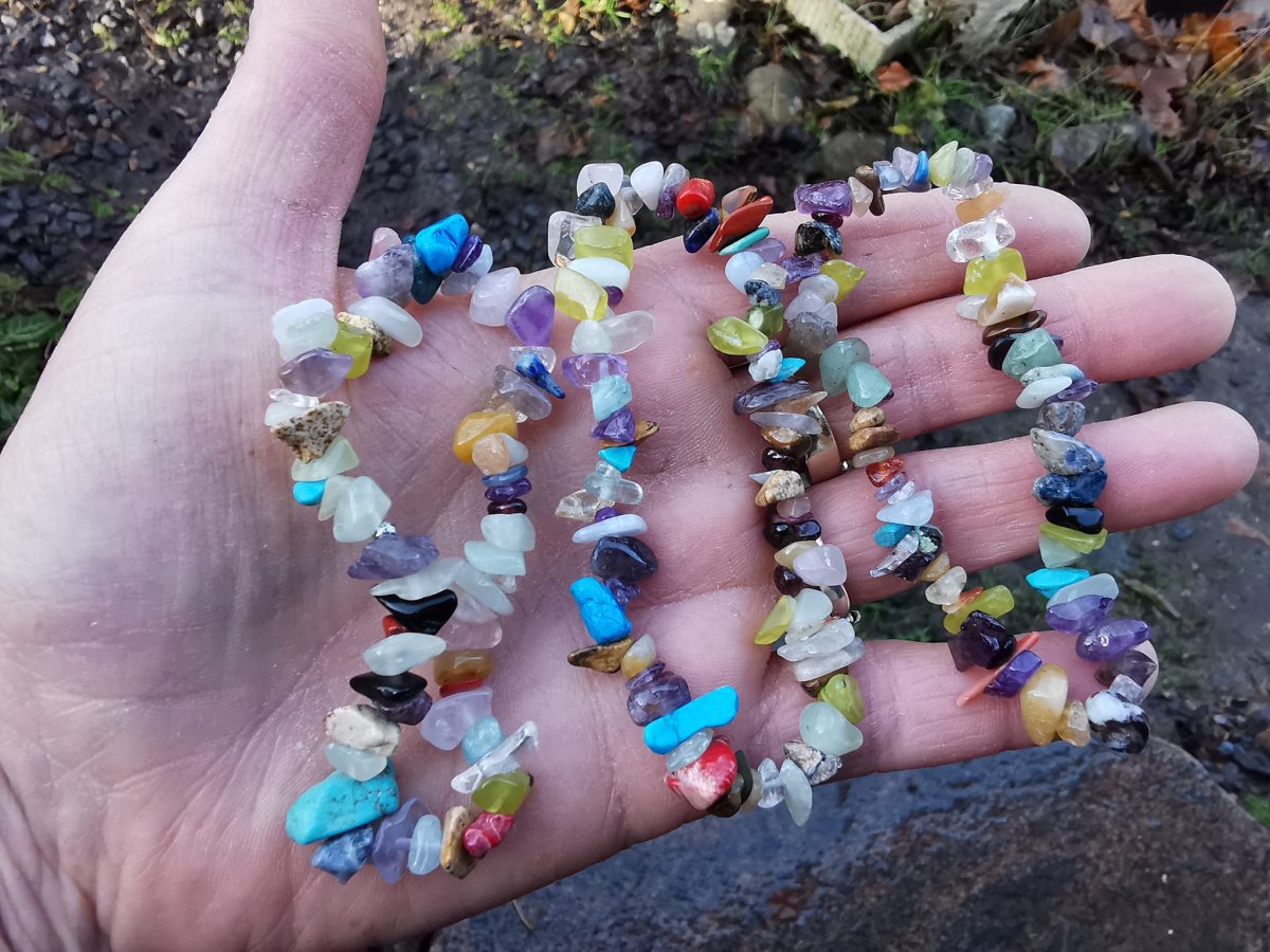 Multi Mix Sten Chip Armbånd - Sten og Krystal Chip Armbånd - www ...