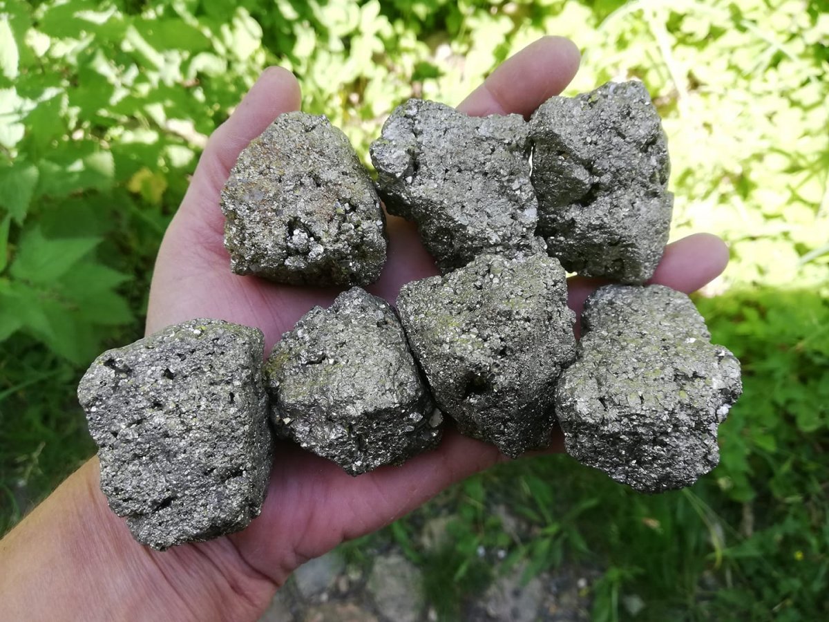 Rå Pyrit - Rå Sten & Mineraler - www.magiske-krystaller.dk