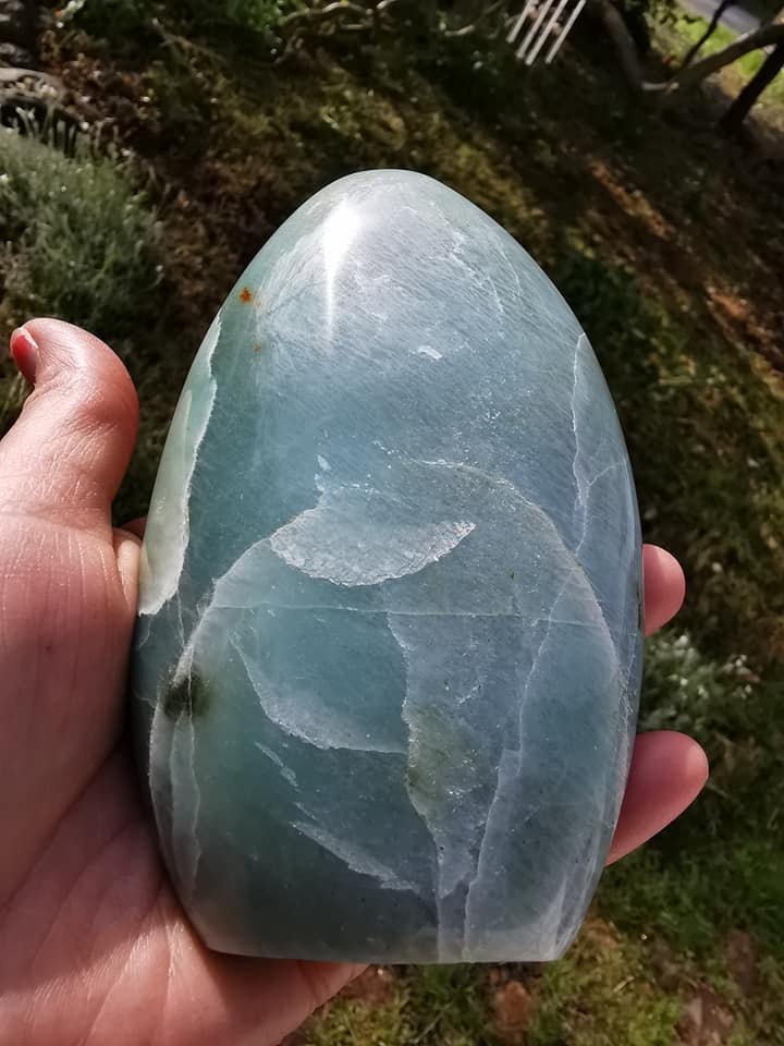 Freeform Garnierit - 573g - Unika Sten, Mineraler & Krystaller - www ...